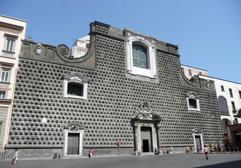 Molo San Vincenzo e la Lanterna del porto | Napoli Turistica Molo San Vincenzo e la Lanterna del porto | Napoli Turistica
