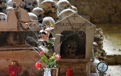 Capuzzelle e anime pezzentelle: il culto delle anime del purgatorio