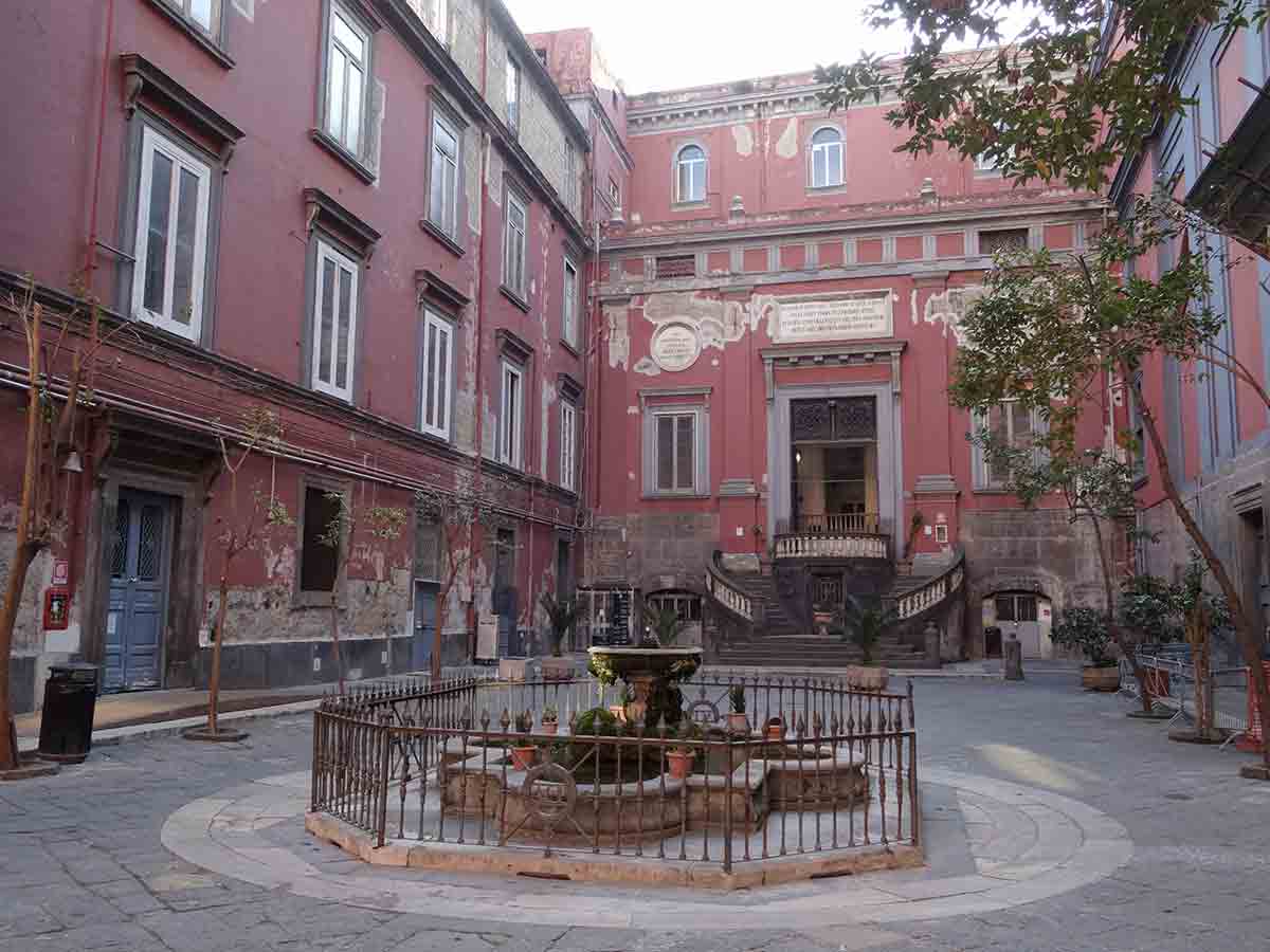 Quartiere Forcella Napoli - centro storico della città partenopea