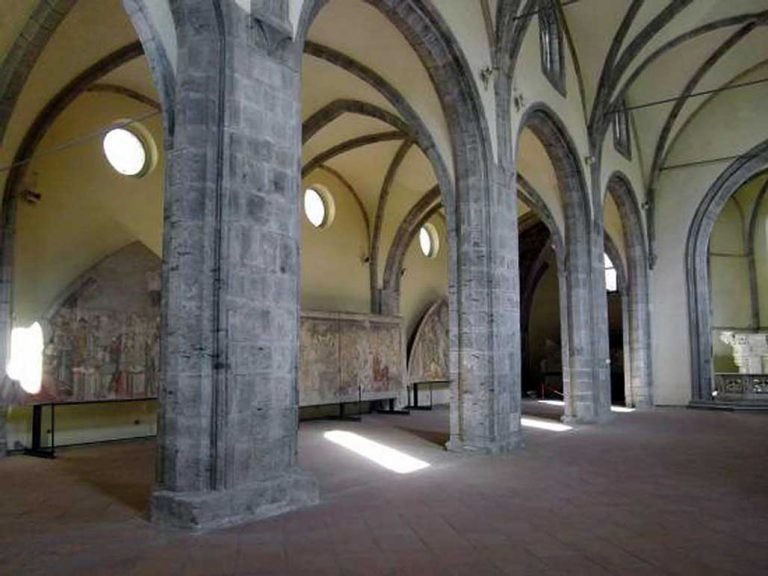 Chiesa di Santa Maria Incoronata Napoli, la chiesa sotto via Medina