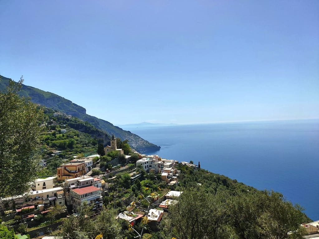 La leggenda di Montepertuso a Positano | Napoli Turistica