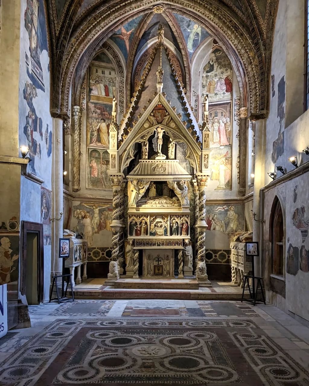 Cappella Capece Minutolo: un Tesoro nel Duomo di Napoli